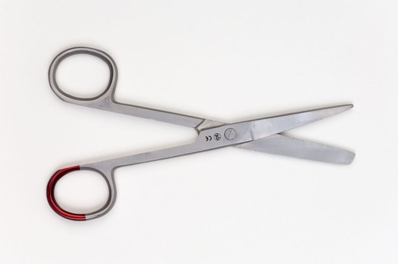 SOLO Scissors Sharp & Blunt Tips - sterile - Hallmark Surgical